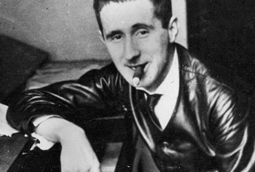 Who is?…Bertolt Brecht (1898 – 1956) : PerformerStuff More Good Stuff